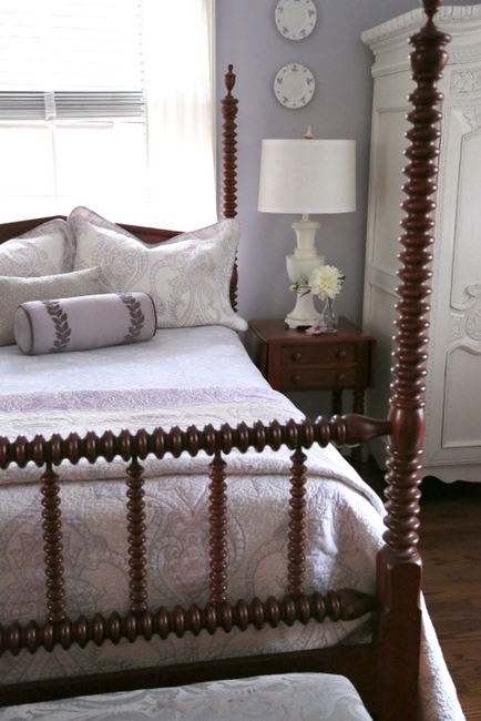 Benjamin Moore Whisper Violet