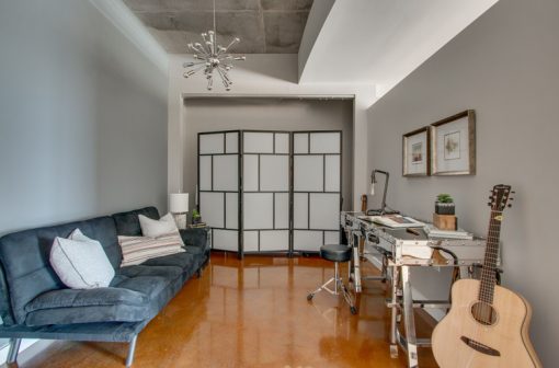 When You Should Consider Occupied Home Staging - The Decorologist